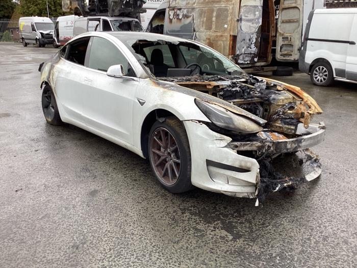 Tesla Model 3 Long Range 72kWh Épave (2019, Blanc)