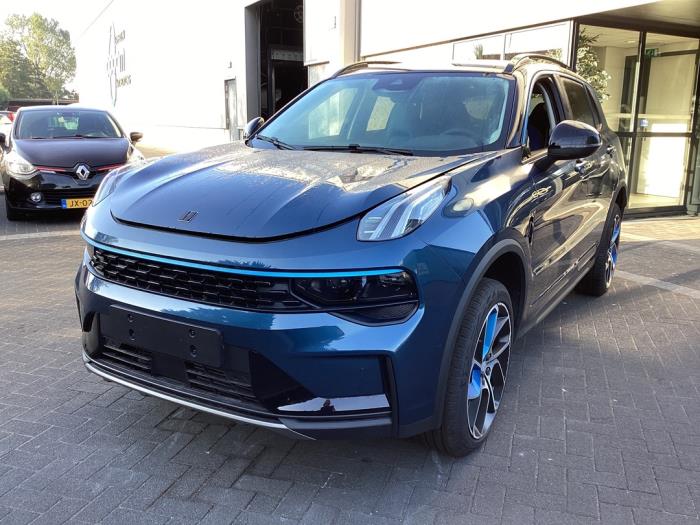 Lynk & Co 01 1.5 PHEV Salvage vehicle (2021, Blue)