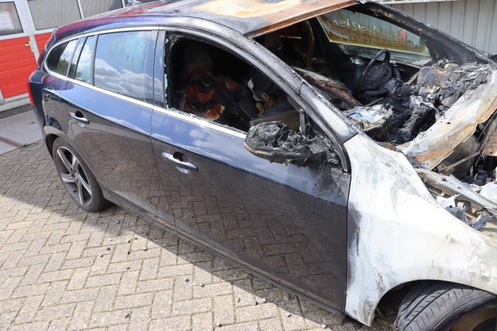 Volvo V60 I 2.4 D6 20V AWD Twin Engine Plug-in Hybrid Salvage vehicle ...