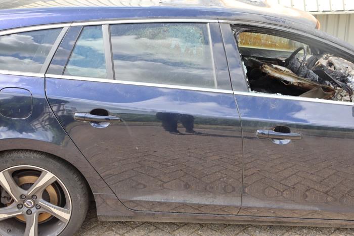 Volvo V60 I 2.4 D6 20V AWD Twin Engine Plug-in Hybrid Salvage vehicle ...