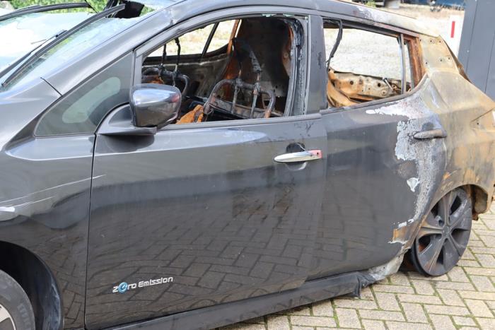 Nissan Leaf 39/40kWh Salvage vehicle (2019, Metallic, Black)