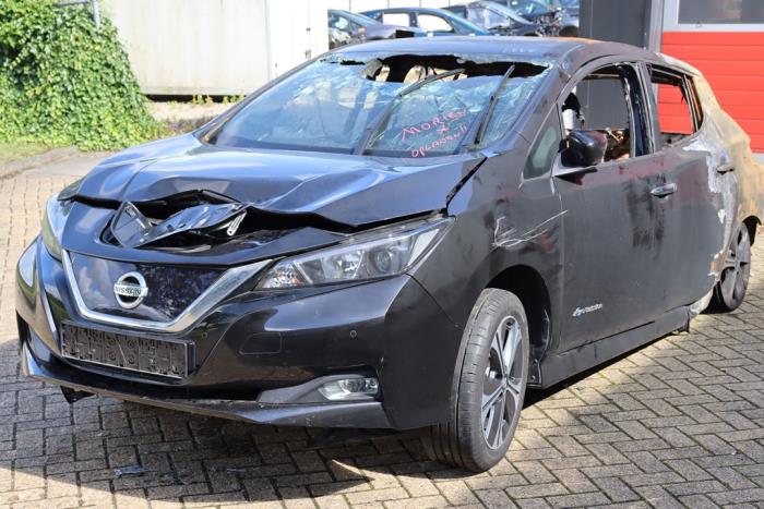 Nissan Leaf 39/40kWh Salvage vehicle (2019, Metallic, Black)