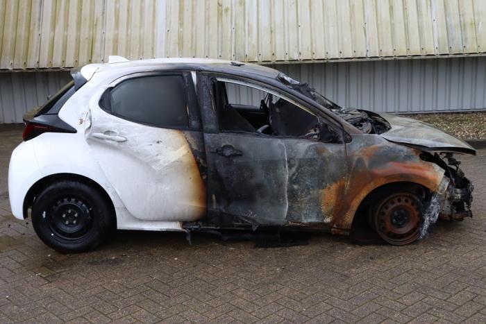 Toyota Yaris IV 1.5 12V Hybrid Salvage vehicle (2023, White)