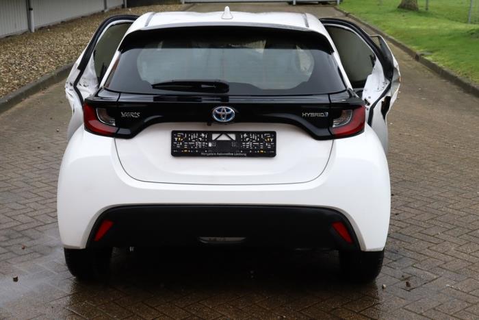 Toyota Yaris IV 1.5 12V Hybrid Salvage vehicle (2023, White)