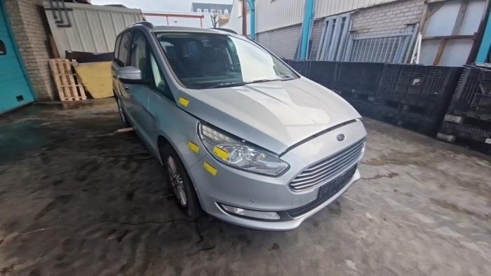 Ford Galaxy 2.0 TDCi 150 16V Épave (2016, Gris argenté)
