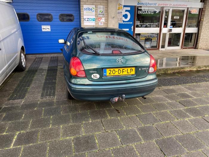 Toyota Corolla 1.6 16V Salvage vehicle (1999, Green)