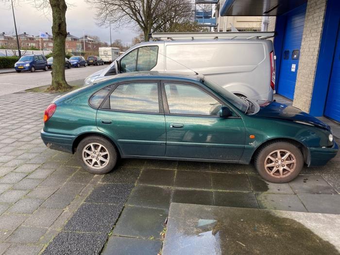 Toyota Corolla 1.6 16V Salvage vehicle (1999, Green)