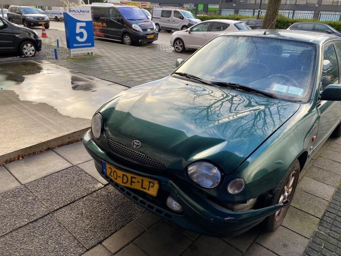 Toyota Corolla 1.6 16V Salvage vehicle (1999, Green)