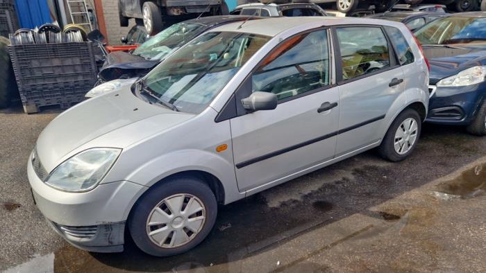 Ford Fiesta 5 1.3 Épave (2004, Gris) Binckhorst BV