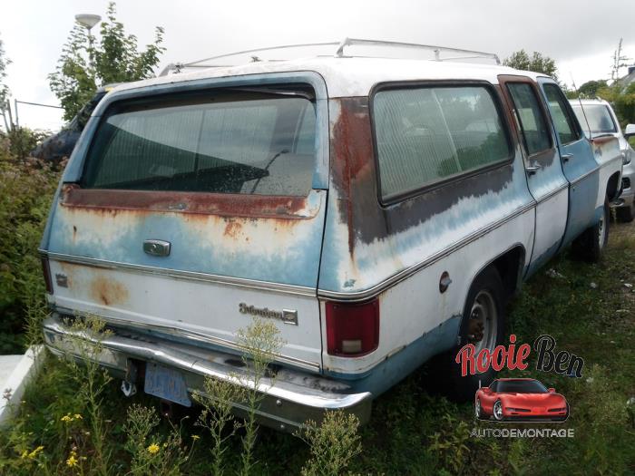 Chevrolet Suburban Salvage vehicle (1975, Blue, White)
