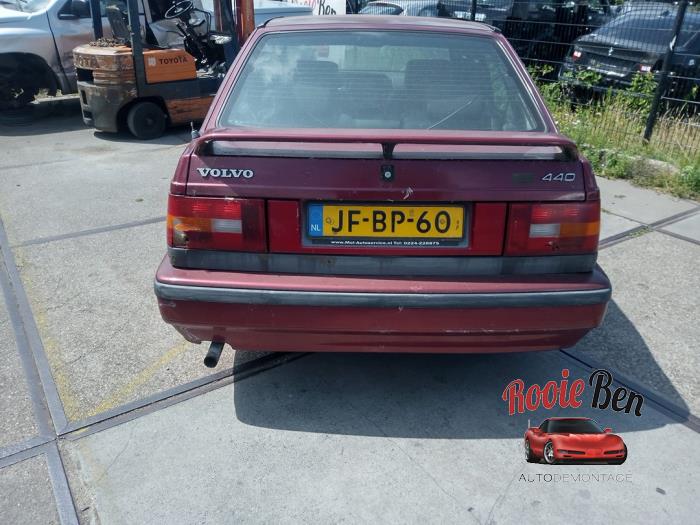 Volvo 440 1.8 i DL/GLE Voiture accidentée (1994, Rouge)