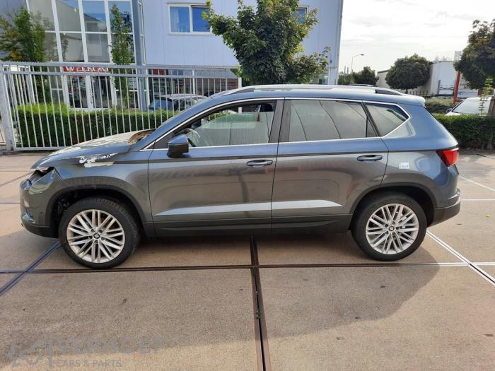 Seat Ateca 1.6 TDI 115 Épave (2019, Gris) VERHOEF CARS & PARTS