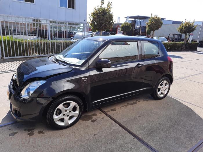 Suzuki Swift 1.5 VVT 16V Salvage vehicle (2005, Black)