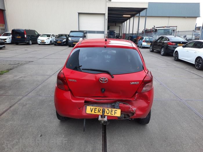 Toyota Yaris II 1.0 12V VVT-i Salvage vehicle (2008, Red)