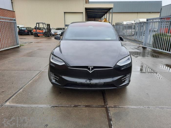 Tesla Model X 75D Salvage vehicle (2018, Black)