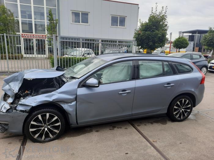 Volvo V60 I 2.0 D2 16V Salvage vehicle (2017, Blue)