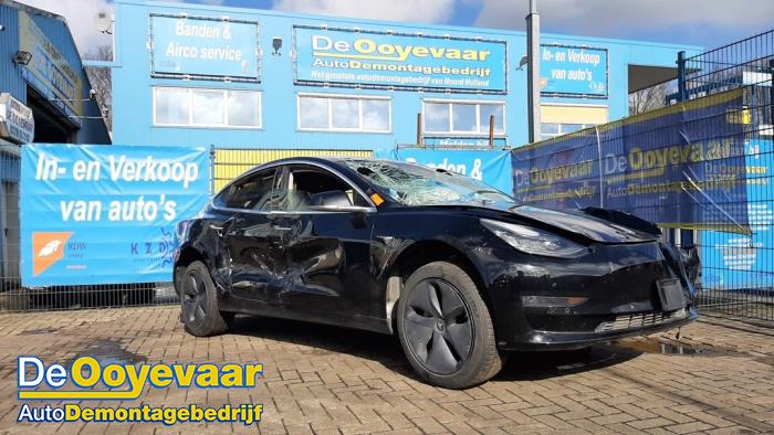 Tesla Model 3 EV AWD Salvage vehicle (2018, Black)