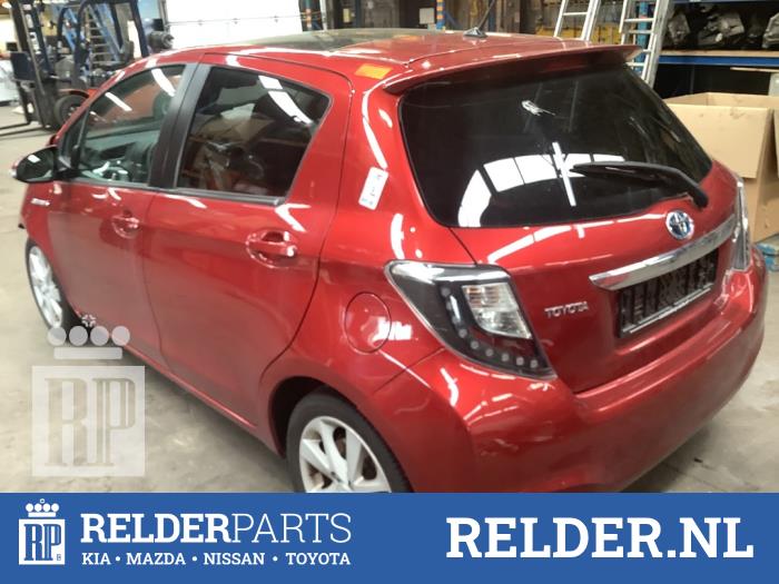 Toyota Yaris III 1.5 16V Hybrid Salvage vehicle (2013, Red)