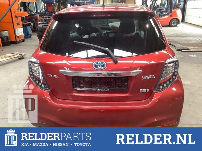 Toyota Yaris III 1.5 16V Hybrid Salvage vehicle (2013, Red)