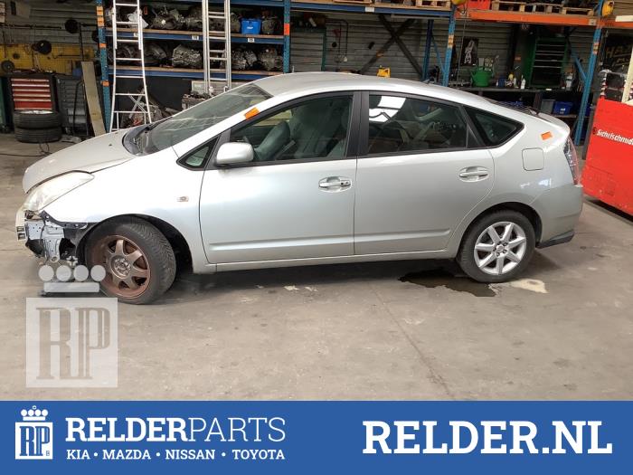 Toyota Prius 1.5 16V Salvage vehicle (2006, Gray)