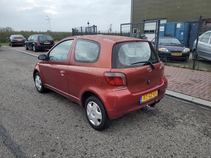 Toyota Yaris 1.3 16V VVT-i Salvage vehicle (2001, Red)