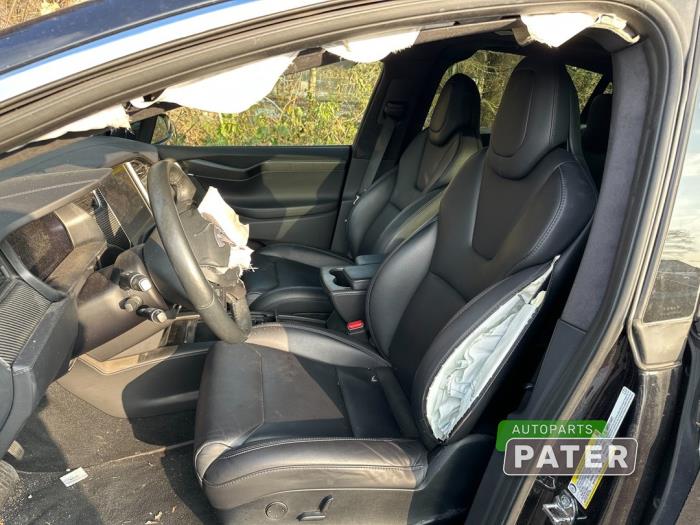 Tesla Model X 100X Salvage vehicle (2018, Black) Autoparts Pater