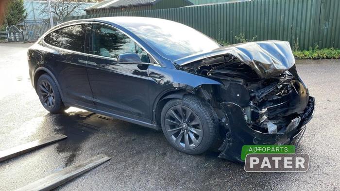 Tesla Model X 100X Salvage vehicle (2018, Black) Autoparts Pater