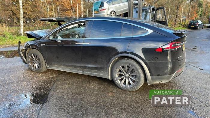 Tesla Model X 100X Salvage vehicle (2018, Black) Autoparts Pater