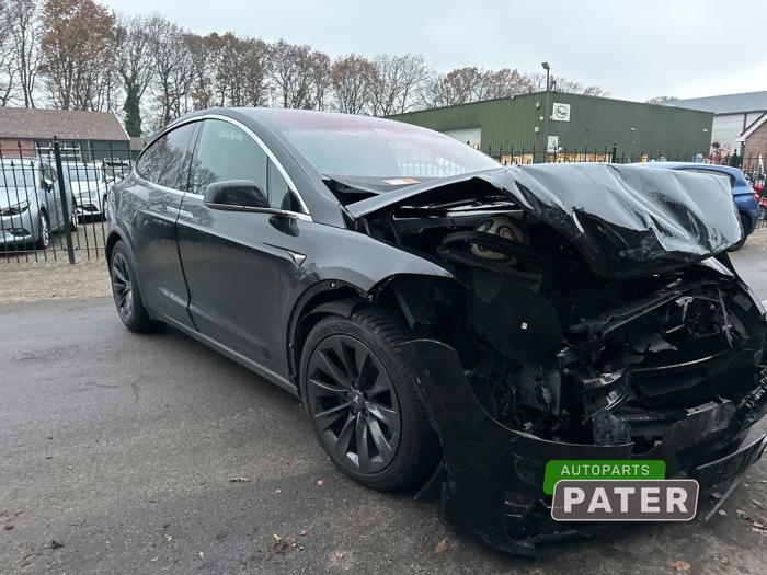 Tesla Model X 100X Salvage vehicle (2018, Black) Autoparts Pater