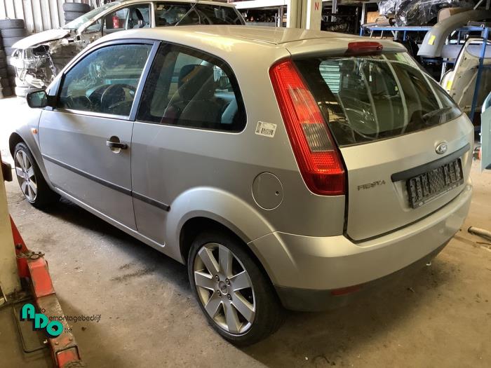 Ford Fiesta 5 1.25 16V Salvage vehicle (2003, Gray)