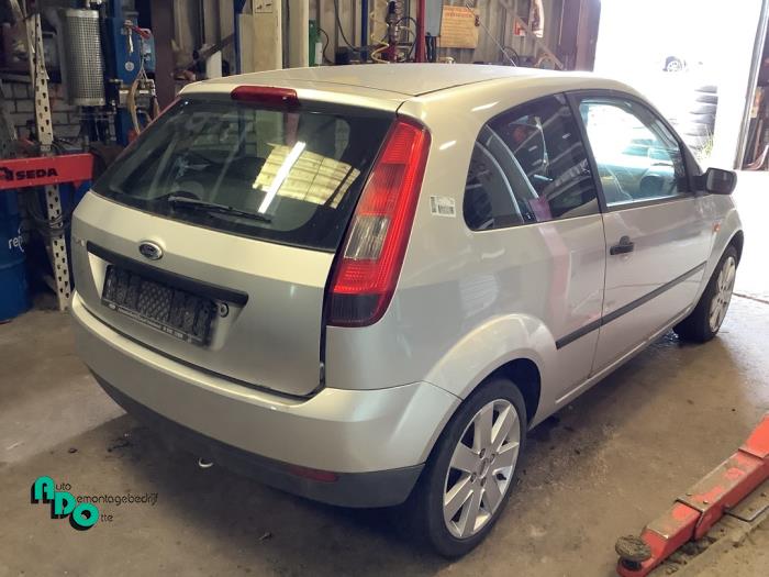 Ford Fiesta 5 1.25 16V Salvage vehicle (2003, Gray)