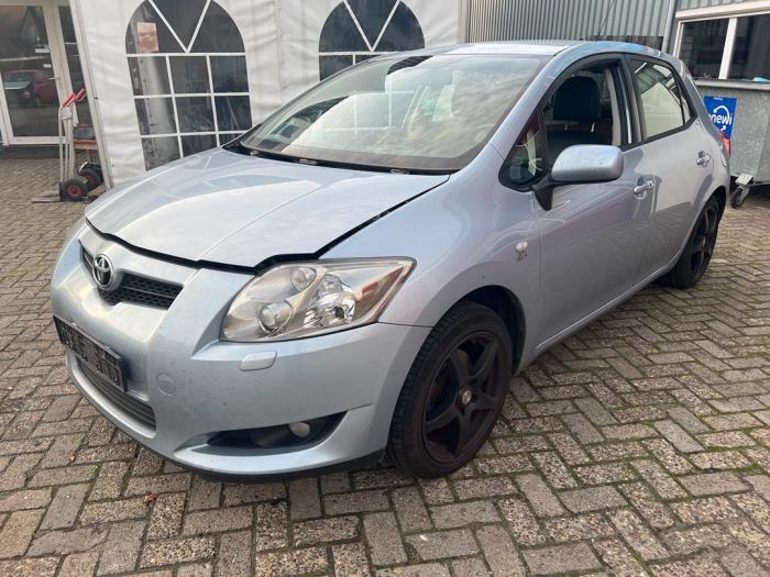 Toyota Auris 2.2 D-CAT 16V Samochód złomowany (2009, Niebieski)