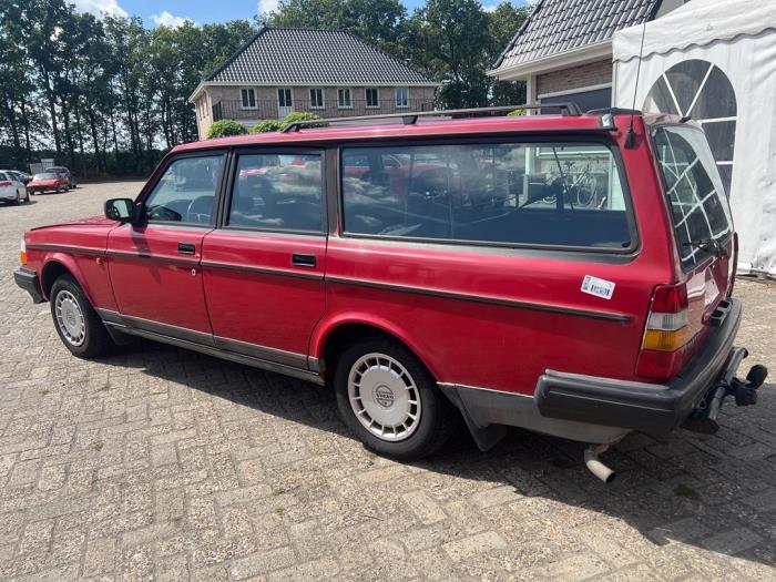 Volvo 240/245 240 Polar Salvage vehicle (1993, Red)