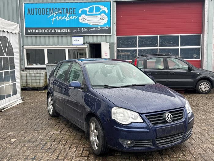 Volkswagen Polo IV 1.4 16V 75 Épave (2005, Bleu)