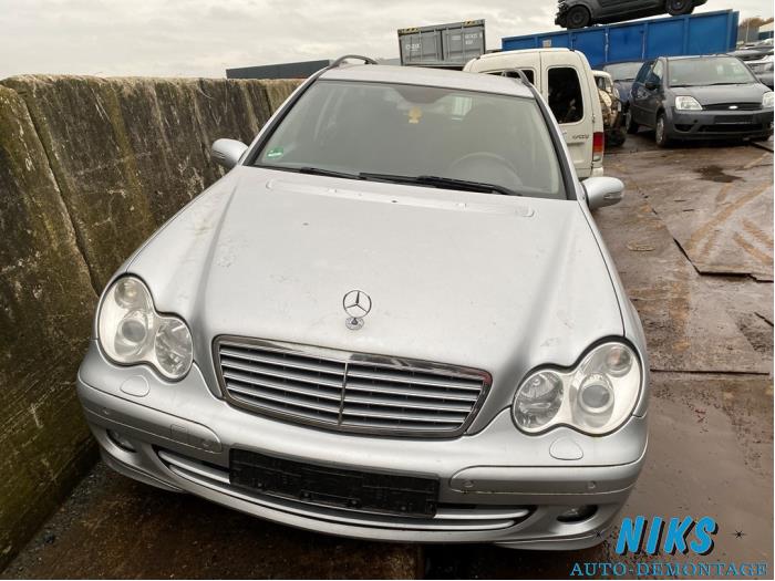 Mercedes C Combi 2 2 C 200 CDI 16V Salvage Vehicle 2006 Gray Mercedes C Combi 2 2 C 200 CDI 16V Salvage Vehicle 2006 Gray