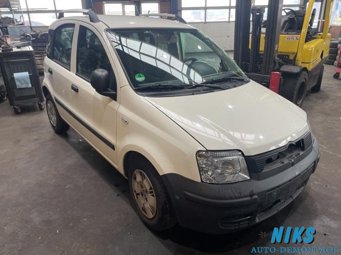 Fiat Panda 1.1 Fire Épave (2010, Blanc) Niks autodemontage