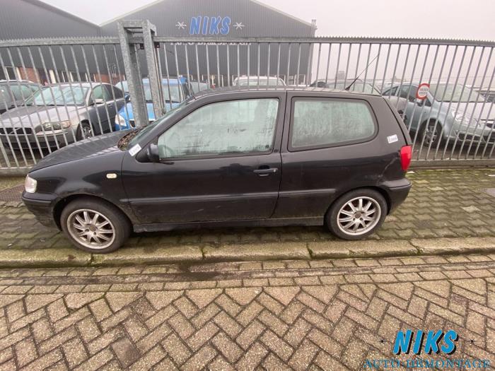 Volkswagen Polo III 1.4 16V 75 Salvage vehicle (2000, Black)