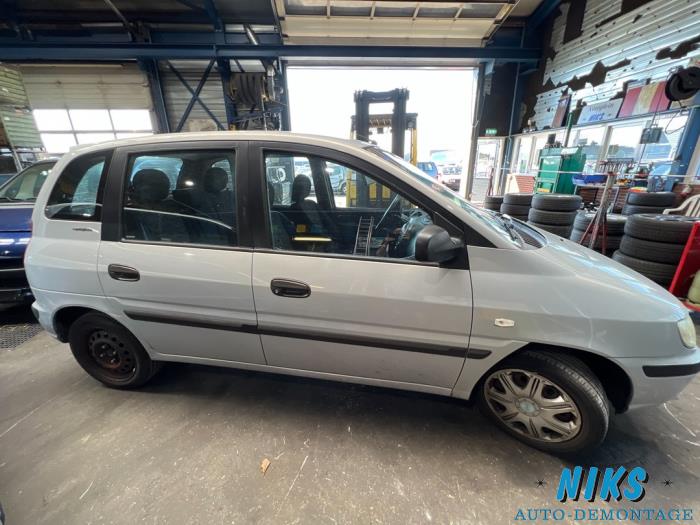 Hyundai Matrix 1.6 16V Salvage vehicle (2004, Gray)