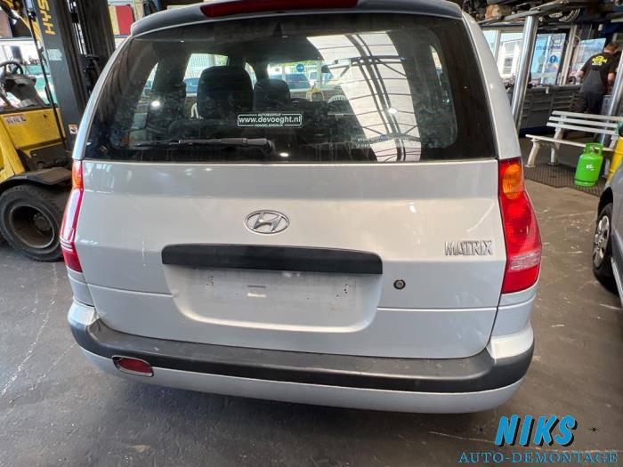 Hyundai Matrix 1.6 16V Salvage vehicle (2004, Gray)