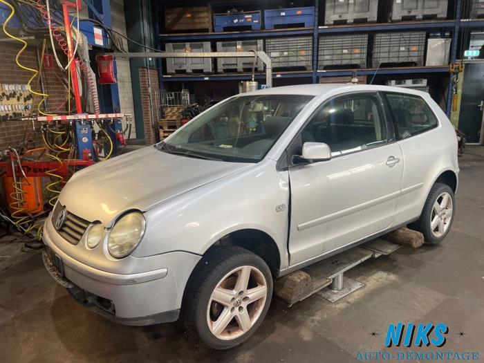 Volkswagen Polo IV 1.9 SDI Épave (2002, Gris) Niks autodemontage