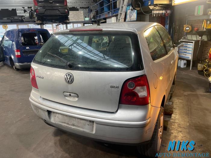 Volkswagen Polo IV 1.9 SDI Épave (2002, Gris) Niks autodemontage
