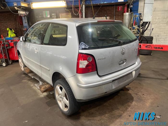 Volkswagen Polo IV 1.9 SDI Épave (2002, Gris) Niks autodemontage