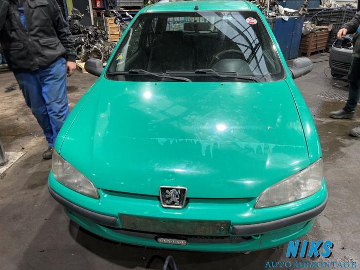 Peugeot 106 II 1.1 XN,XR,XT,Accent Épave (1997, Vert)