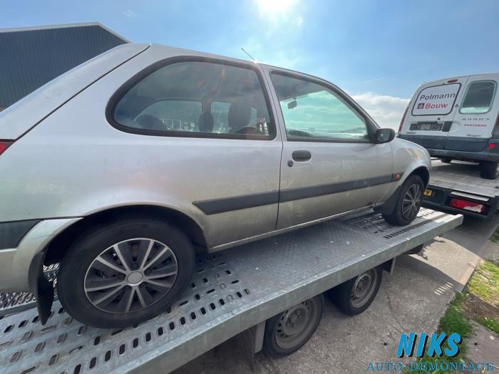 Ford Fiesta 4 1.3i Salvage vehicle (2000, Gray)