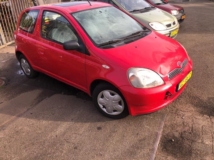 Toyota Yaris 1.3 16V VVT-i Salvage vehicle (2000, Red)