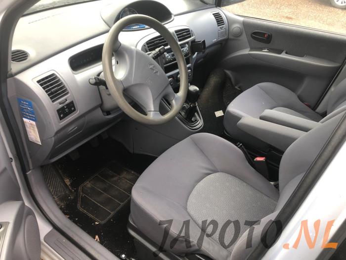 Hyundai Matrix 1.6 16V Salvage vehicle (2005, Gray)