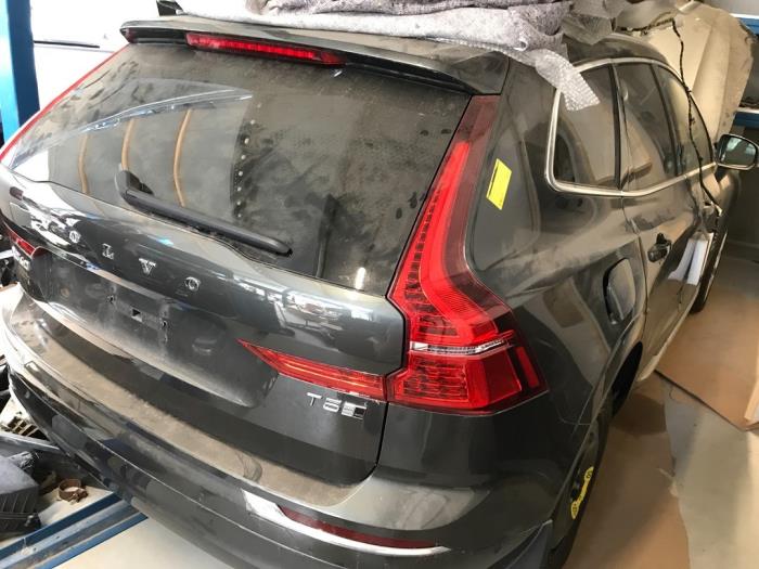 Volvo XC60 II 2.0 T5 16V AWD Salvage vehicle (2018, Gray)