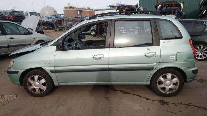 Hyundai Matrix 1.6 16V Salvage vehicle (2003, Green)