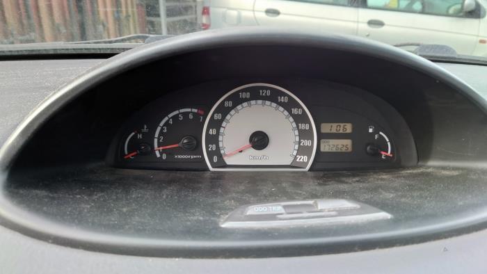 Hyundai Matrix 1.6 16V Salvage vehicle (2003, Green)