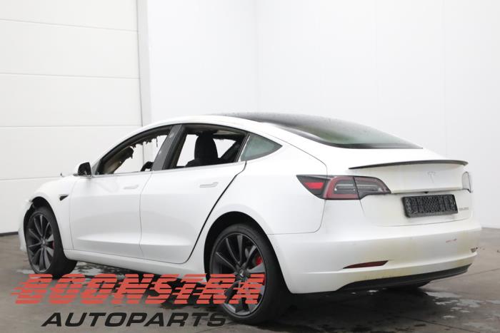 Tesla Model 3 Performance AWD Salvage vehicle (2020, White)